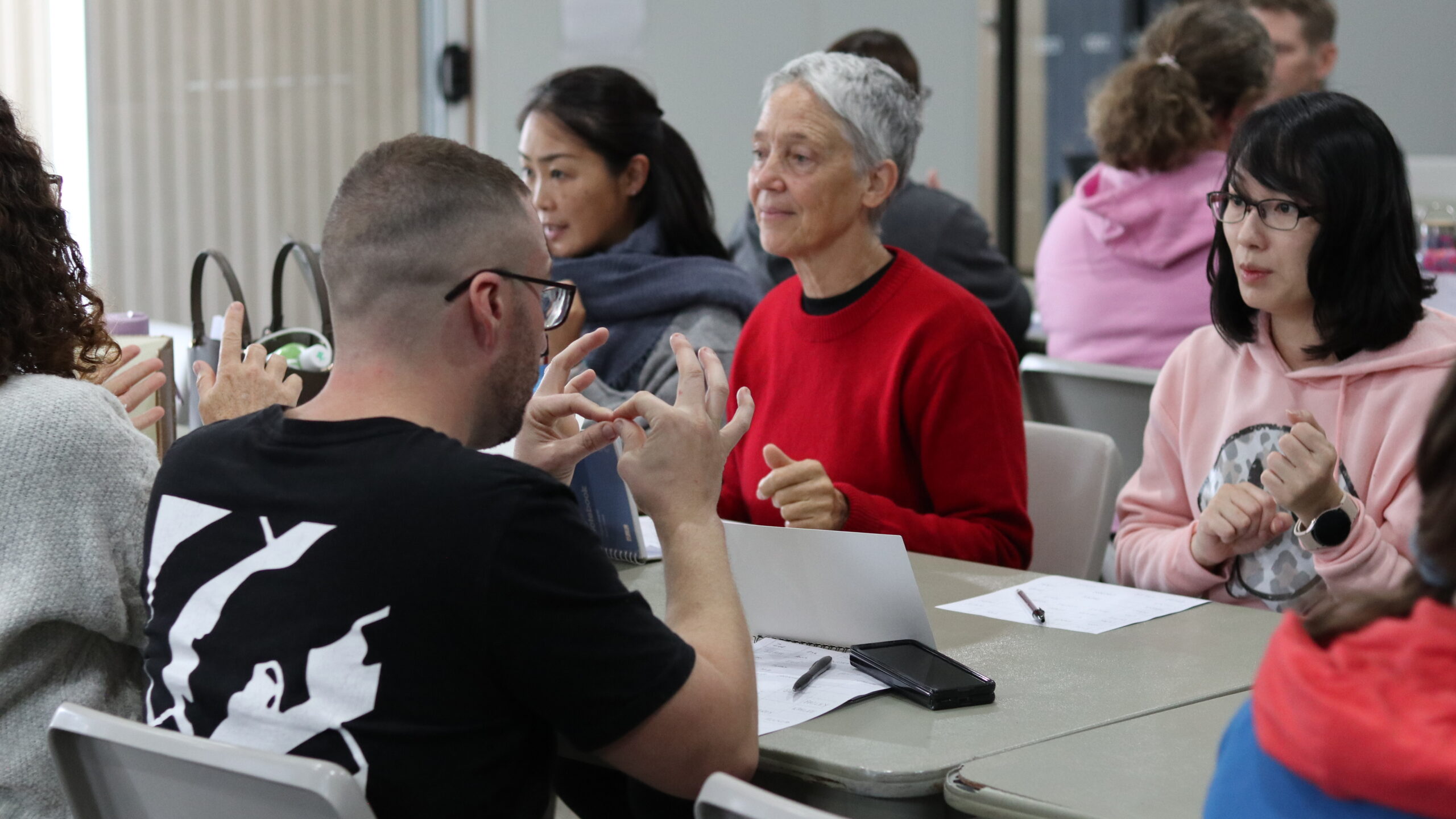 Certificate II in Auslan - Deaf Connect