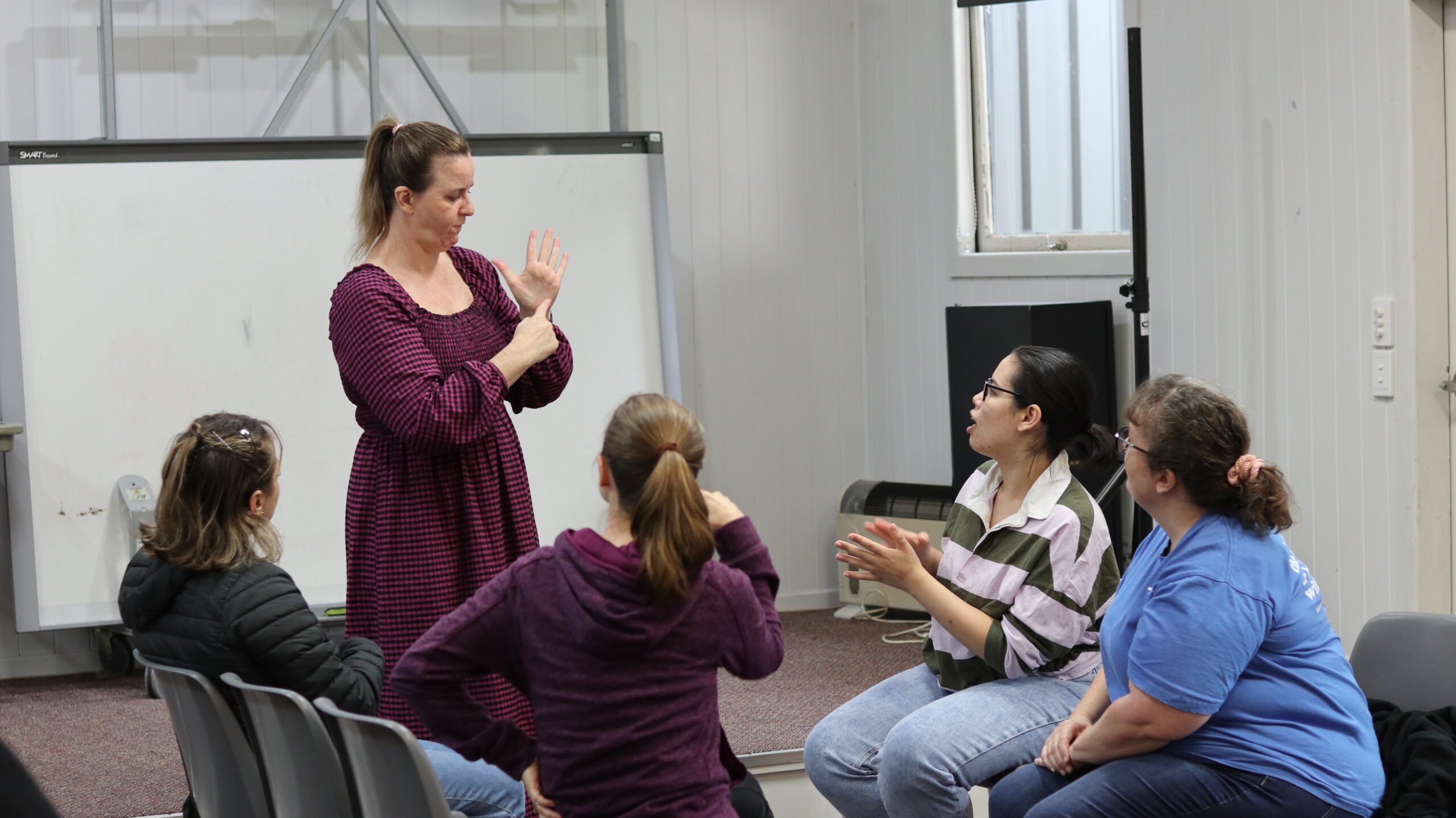 Certificate IV in Auslan - Deaf Connect